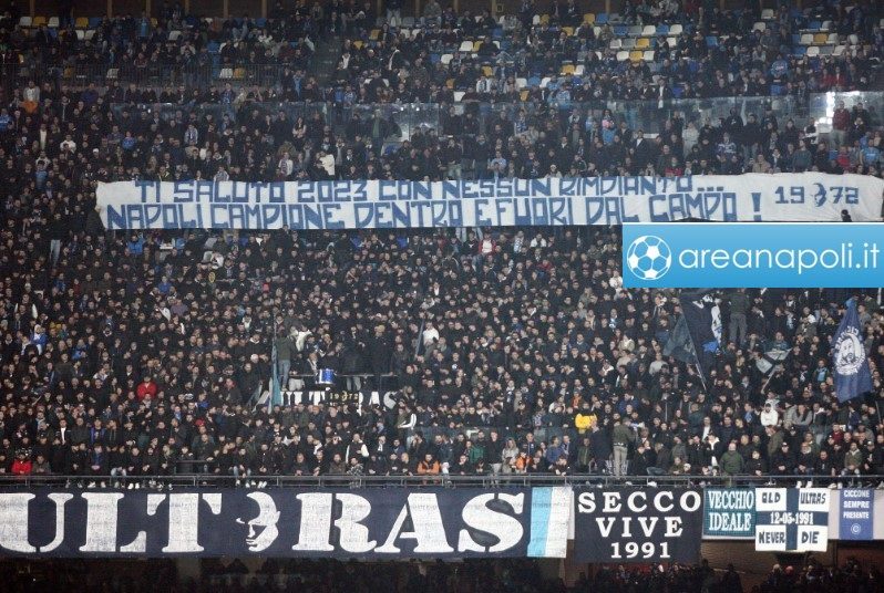 Napoli, striscione degli Ultras al Maradona per salutare il 2023 ...