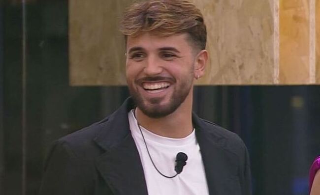 Alfonso D'Apice al Grande Fratello: la commovente storia del ragazzo ...