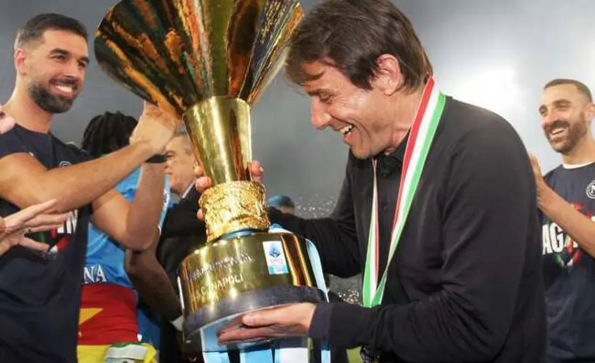 Conte lascia il Napoli, c'è un indizio della figlia Vittoria. Tanta ...
