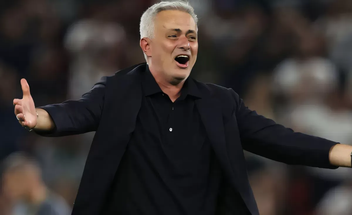 Josè Mourinho è il nuovo allenatore del Benfica: ufficiale. Sfiderà ...
