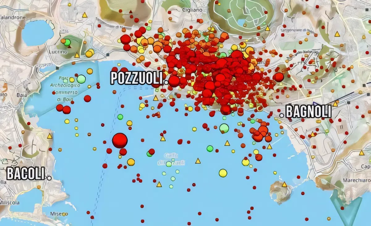 Terremoto Napoli, potente scossa alle ore 1:25. "La più forte mai ...